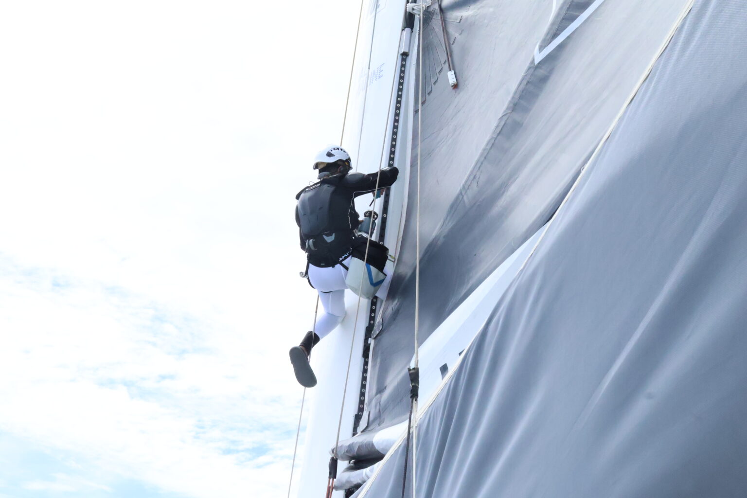 Jules Verne Trophy - Week Two - Dee Caffari - Sailor